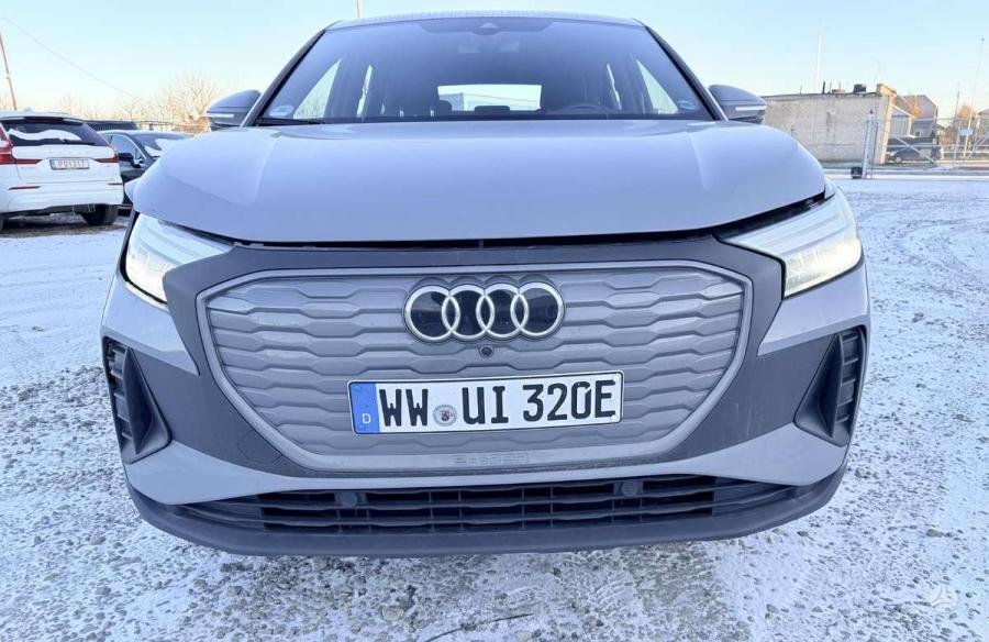 Pelēks Audi Q4 e-tron 2022 Šauļi, ar dzinēja tilpumu 0.00 L un nobraukumu 78 tūkst. km par 19900 €, foto 28 vietnē AUTOMOTO.COM.LV