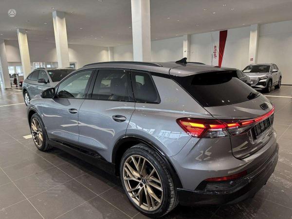 Pelēks Audi Q4 e-tron 2022 Viļņa, ar dzinēja tilpumu 0.00 L un nobraukumu 98 tūkst. km par 30989 €, foto 3 vietnē AUTOMOTO.COM.LV