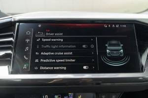 Pelēks Audi Q4 e-tron 2022 Viļņa, ar dzinēja tilpumu 0.00 L un nobraukumu 99 tūkst. km par 32300 €, foto 15 vietnē AUTOMOTO.COM.LV
