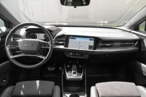 Pelēks Audi Q4 e-tron 2022 Viļņa, ar dzinēja tilpumu 0.00 L un nobraukumu 99 tūkst. km par 32300 €, foto 18 vietnē AUTOMOTO.COM.LV
