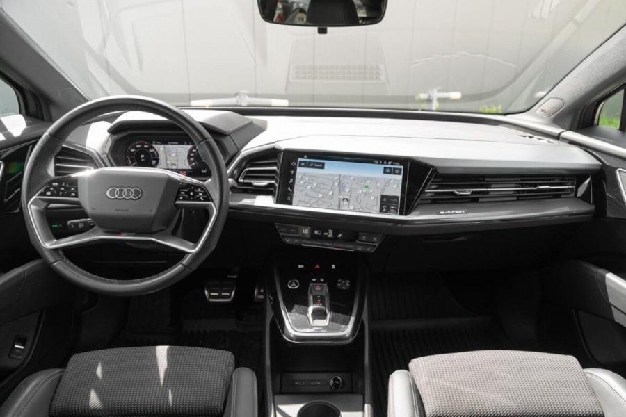 Pelēks Audi Q4 e-tron 2022 Viļņa, ar dzinēja tilpumu 0.00 L un nobraukumu 99 tūkst. km par 32300 €, foto 18 vietnē AUTOMOTO.COM.LV