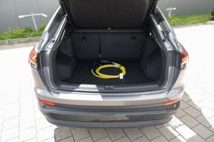 Pelēks Audi Q4 e-tron 2022 Viļņa, ar dzinēja tilpumu 0.00 L un nobraukumu 99 tūkst. km par 32300 €, foto 23 vietnē AUTOMOTO.COM.LV