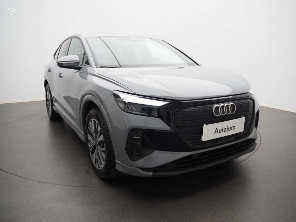Серый Ауди Q4 e-tron 2022 в Вильнюс, объемом двигателя 0.00 л и пробегом 58 тыс. км за 29000 €, фото 3 на AUTOMOTO.COM.LV