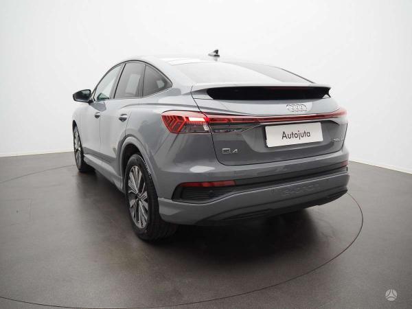 Серый Ауди Q4 e-tron 2022 в Вильнюс, объемом двигателя 0.00 л и пробегом 58 тыс. км за 29000 €, фото 6 на AUTOMOTO.COM.LV
