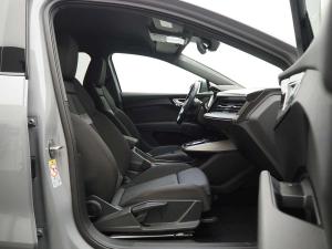 Pelēks Audi Q4 e-tron 2022 Viļņa, ar dzinēja tilpumu 0.00 L un nobraukumu 58 tūkst. km par 29000 €, foto 12 vietnē AUTOMOTO.COM.LV