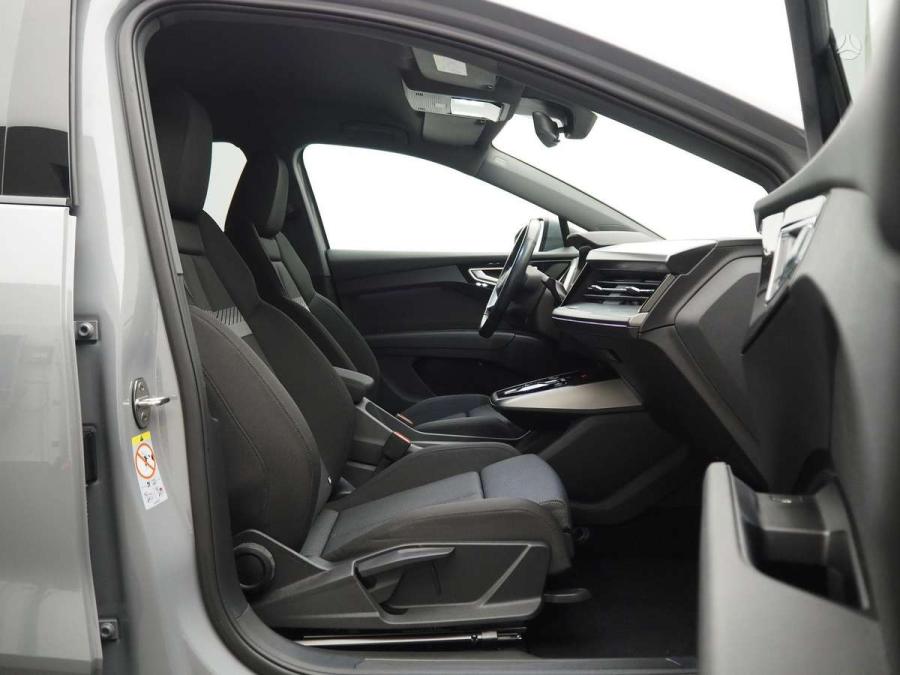 Pelēks Audi Q4 e-tron 2022 Viļņa, ar dzinēja tilpumu 0.00 L un nobraukumu 58 tūkst. km par 29000 €, foto 12 vietnē AUTOMOTO.COM.LV