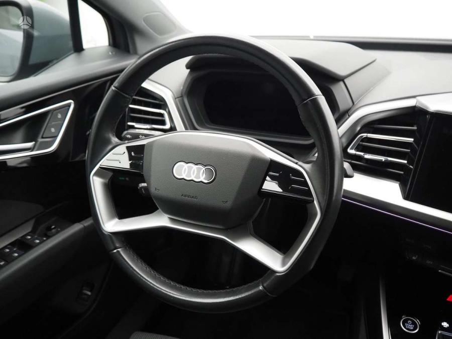 Pelēks Audi Q4 e-tron 2022 Viļņa, ar dzinēja tilpumu 0.00 L un nobraukumu 58 tūkst. km par 29000 €, foto 22 vietnē AUTOMOTO.COM.LV