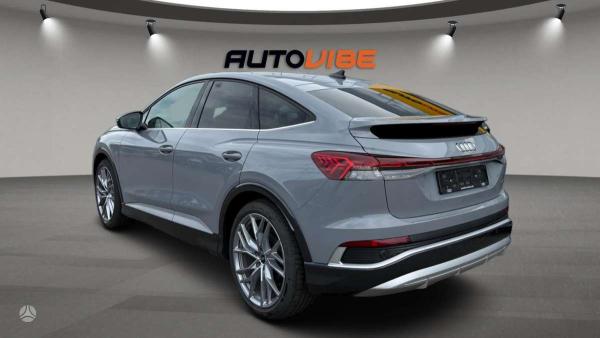 Серый Ауди Q4 e-tron 2022 в Вильнюс, объемом двигателя 0.00 л и пробегом 63 тыс. км за 32222 €, фото 4 на AUTOMOTO.COM.LV