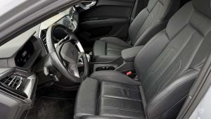 Pelēks Audi Q4 e-tron 2022 Viļņa, ar dzinēja tilpumu 0.00 L un nobraukumu 63 tūkst. km par 32222 €, foto 9 vietnē AUTOMOTO.COM.LV