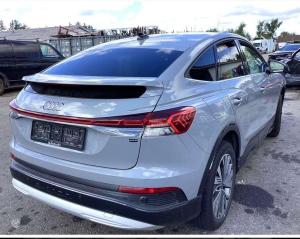 Pelēks Audi Q4 e-tron 2022 Kauņa, ar dzinēja tilpumu 0.00 L un nobraukumu 37 tūkst. km par 18300 €, foto 4 vietnē AUTOMOTO.COM.LV