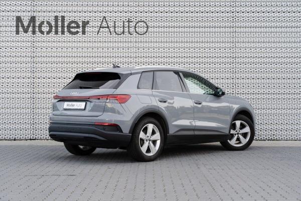 Pelēks Audi Q4 e-tron 2022 Mārupe, ar dzinēja tilpumu 0.00 L un nobraukumu 43 tūkst. km par 26900 €, foto 5 vietnē AUTOMOTO.COM.LV