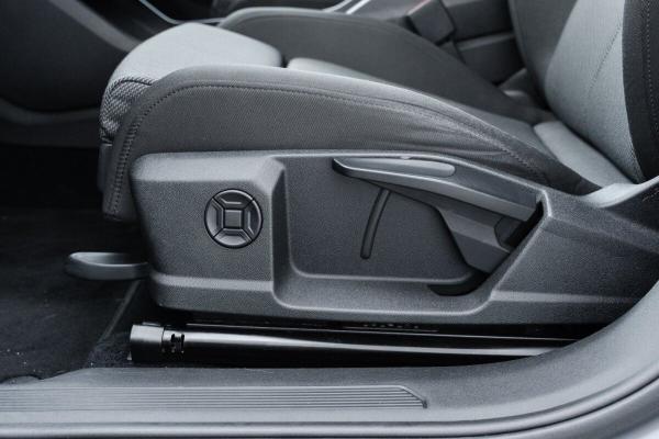 Pelēks Audi Q4 e-tron 2022 Mārupe, ar dzinēja tilpumu 0.00 L un nobraukumu 43 tūkst. km par 26900 €, foto 11 vietnē AUTOMOTO.COM.LV