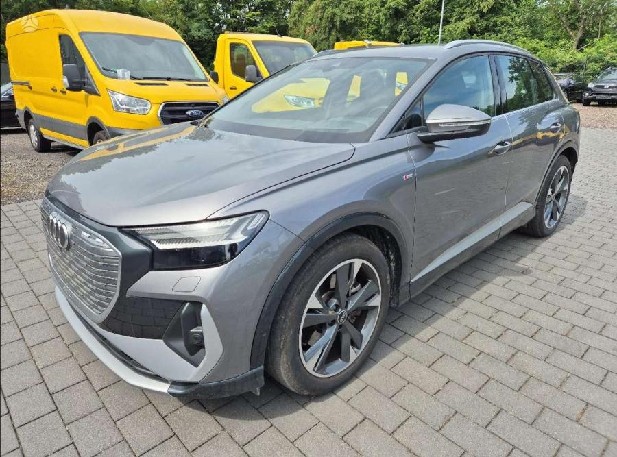 Серый Ауди Q4 e-tron 2023 в Клайпеда, объемом двигателя 0.00 л и пробегом 60 тыс. км за 9800 €, фото 4 на AUTOMOTO.COM.LV