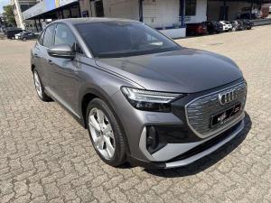 Grey Audi Q4 e-tron 2023 in Vilnius, with an engine capacity of 0.00 L and mileage of 108 thousand km for 35555 €, photo 3 on AUTOMOTO.COM.LV