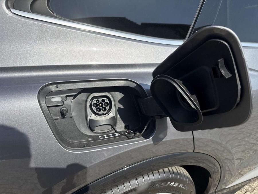 Grey Audi Q4 e-tron 2023 in Vilnius, with an engine capacity of 0.00 L and mileage of 108 thousand km for 35555 €, photo 11 on AUTOMOTO.COM.LV