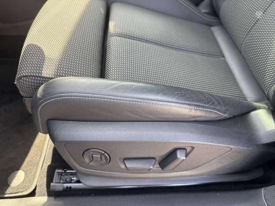 Grey Audi Q4 e-tron 2023 in Vilnius, with an engine capacity of 0.00 L and mileage of 108 thousand km for 35555 €, photo 15 on AUTOMOTO.COM.LV