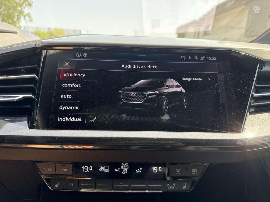 Grey Audi Q4 e-tron 2023 in Vilnius, with an engine capacity of 0.00 L and mileage of 108 thousand km for 35555 €, photo 17 on AUTOMOTO.COM.LV