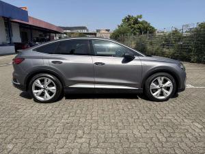 Grey Audi Q4 e-tron 2023 in Vilnius, with an engine capacity of 0.00 L and mileage of 108 thousand km for 35555 €, photo 24 on AUTOMOTO.COM.LV