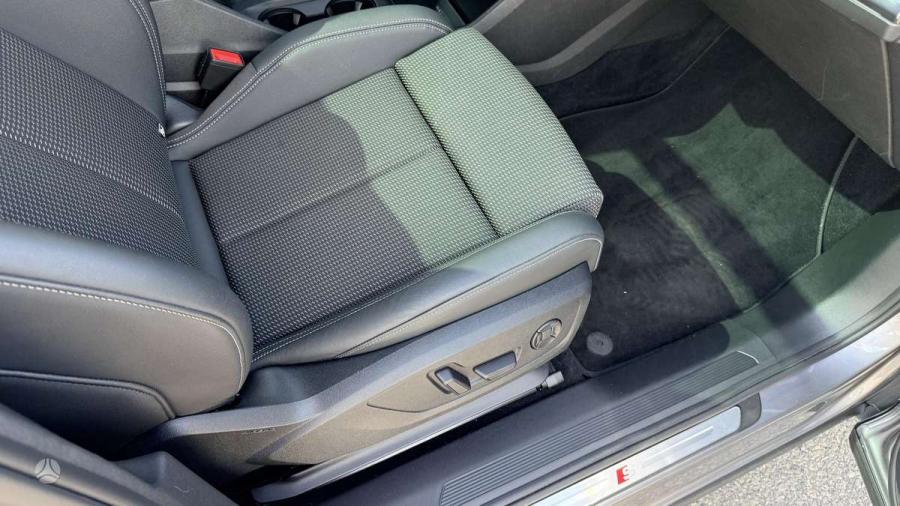 Grey Audi Q4 e-tron 2023 in Vilnius, with an engine capacity of 0.00 L and mileage of 108 thousand km for 34888 €, photo 16 on AUTOMOTO.COM.LV
