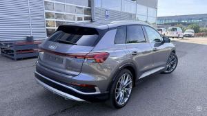 Серый Ауди Q4 e-tron 2023 в Вильнюс, объемом двигателя 0.00 л и пробегом 73 тыс. км за 35888 €, фото 4 на AUTOMOTO.COM.LV