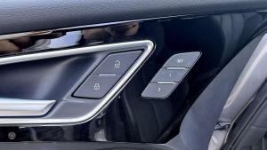 Серый Ауди Q4 e-tron 2023 в Вильнюс, объемом двигателя 0.00 л и пробегом 73 тыс. км за 35888 €, фото 20 на AUTOMOTO.COM.LV