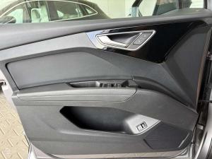 Grey Audi Q4 e-tron 2023 in Vilnius, with an engine capacity of 0.00 L and mileage of 115 thousand km for 29400 €, photo 18 on AUTOMOTO.COM.LV
