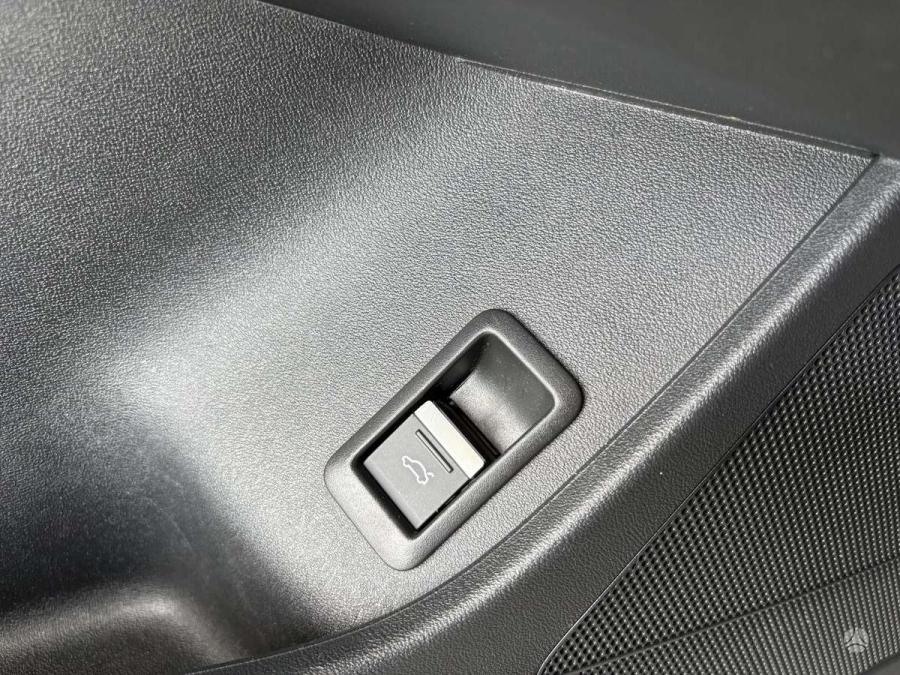 Grey Audi Q4 e-tron 2023 in Vilnius, with an engine capacity of 0.00 L and mileage of 115 thousand km for 29400 €, photo 20 on AUTOMOTO.COM.LV