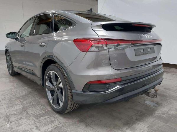 Серый Ауди Q4 e-tron 2023 в Вильнюс, объемом двигателя 0.00 л и пробегом 83 тыс. км за 36777 €, фото 4 на AUTOMOTO.COM.LV