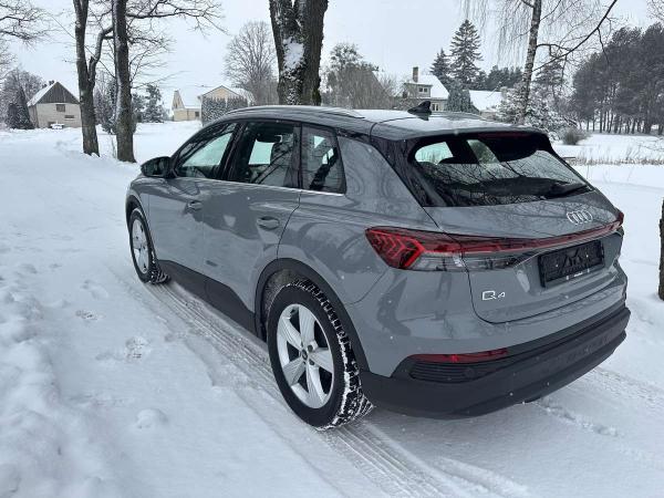 Grey Audi Q4 e-tron 2024 in Kaunas, with an engine capacity of 0.00 L and mileage of 26 thousand km for 31500 €, photo 10 on AUTOMOTO.COM.LV