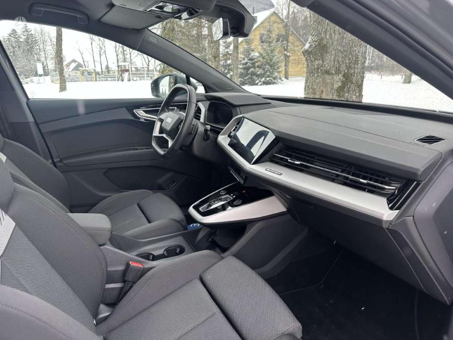 Pelēks Audi Q4 e-tron 2024 Kauņa, ar dzinēja tilpumu 0.00 L un nobraukumu 26 tūkst. km par 31500 €, foto 12 vietnē AUTOMOTO.COM.LV