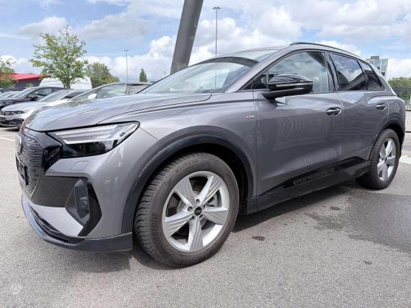 Pelēks Audi Q4 e-tron 2025 Viļņa, ar dzinēja tilpumu 0.00 L un nobraukumu 1 tūkst. km par 36800 €, foto 1 vietnē AUTOMOTO.COM.LV