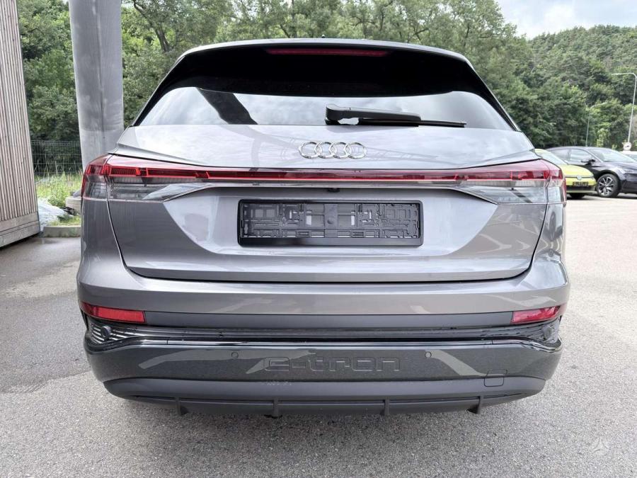 Pelēks Audi Q4 e-tron 2025 Viļņa, ar dzinēja tilpumu 0.00 L un nobraukumu 1 tūkst. km par 36800 €, foto 7 vietnē AUTOMOTO.COM.LV