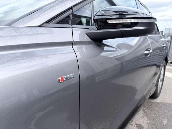 Pelēks Audi Q4 e-tron 2025 Viļņa, ar dzinēja tilpumu 0.00 L un nobraukumu 1 tūkst. km par 36800 €, foto 7 vietnē AUTOMOTO.COM.LV