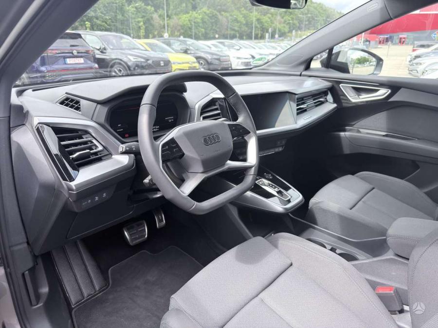 Pelēks Audi Q4 e-tron 2025 Viļņa, ar dzinēja tilpumu 0.00 L un nobraukumu 1 tūkst. km par 36800 €, foto 11 vietnē AUTOMOTO.COM.LV