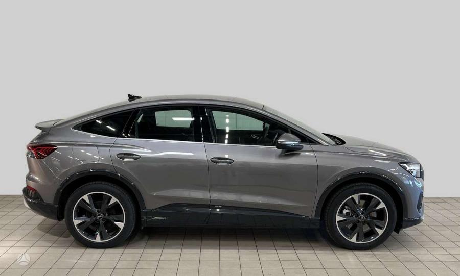 Pelēks Audi Q4 e-tron 2025 Kauņa, ar dzinēja tilpumu 0.00 L un nobraukumu 17 tūkst. km par 39900 €, foto 4 vietnē AUTOMOTO.COM.LV