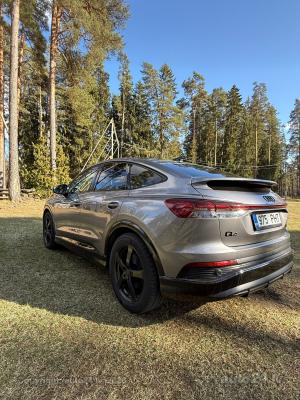 Pelēks Audi Q4 e-tron 2021 Tallina, ar dzinēja tilpumu 0.00 L un nobraukumu 58 tūkst. km par 40900 €, foto 7 vietnē AUTOMOTO.COM.LV