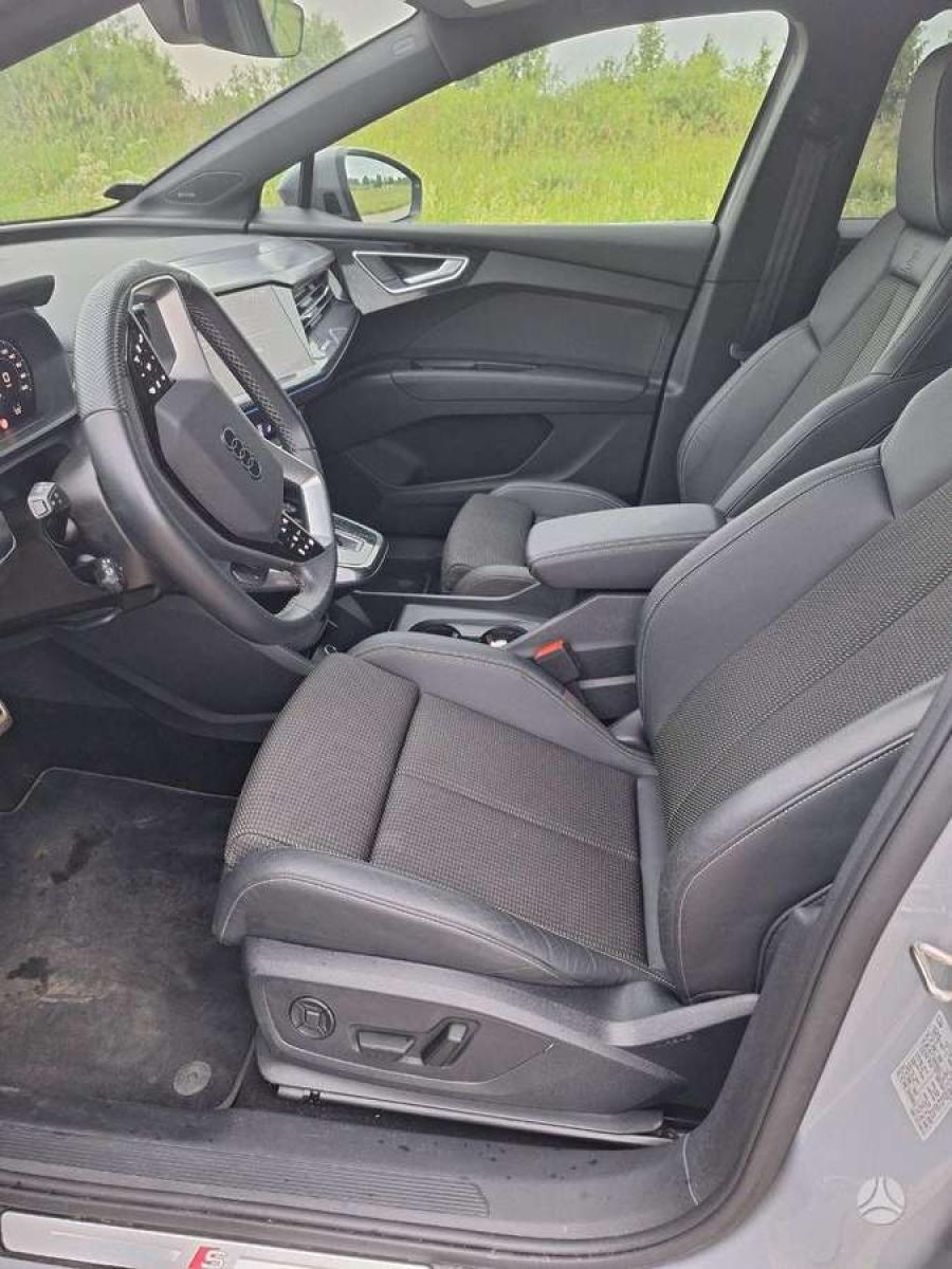 Pelēks Audi Q4 e-tron 2025 Valga, ar dzinēja tilpumu 0.00 L un nobraukumu 31 tūkst. km par 12000 €, foto 8 vietnē AUTOMOTO.COM.LV