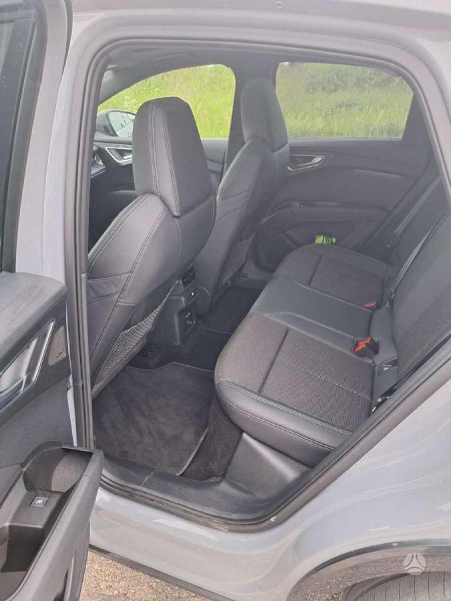 Pelēks Audi Q4 e-tron 2025 Valga, ar dzinēja tilpumu 0.00 L un nobraukumu 31 tūkst. km par 12000 €, foto 9 vietnē AUTOMOTO.COM.LV