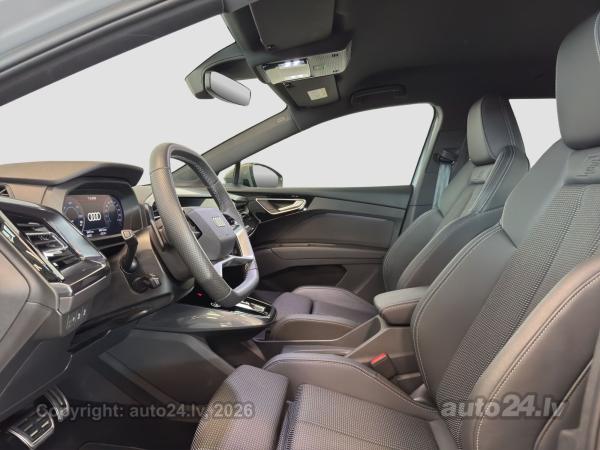 Pelēks Audi Q4 e-tron 2025 Tallina, ar dzinēja tilpumu 0.00 L un nobraukumu 10 tūkst. km par 47900 €, foto 6 vietnē AUTOMOTO.COM.LV