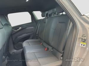Pelēks Audi Q4 e-tron 2025 Tallina, ar dzinēja tilpumu 0.00 L un nobraukumu 10 tūkst. km par 47900 €, foto 9 vietnē AUTOMOTO.COM.LV