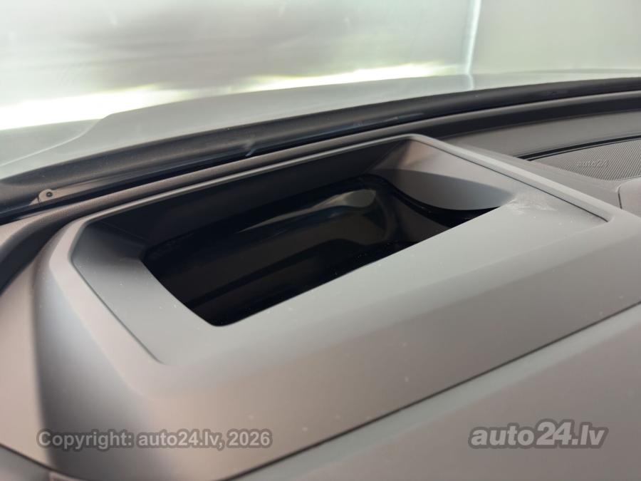 Pelēks Audi Q4 e-tron 2025 Tallina, ar dzinēja tilpumu 0.00 L un nobraukumu 10 tūkst. km par 47900 €, foto 12 vietnē AUTOMOTO.COM.LV