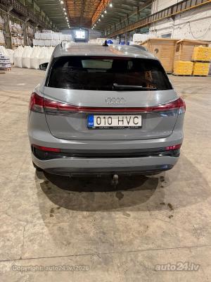 Pelēks Audi Q4 e-tron 2021 Tallina, ar dzinēja tilpumu 0.00 L un nobraukumu 71 tūkst. km par 32500 €, foto 5 vietnē AUTOMOTO.COM.LV