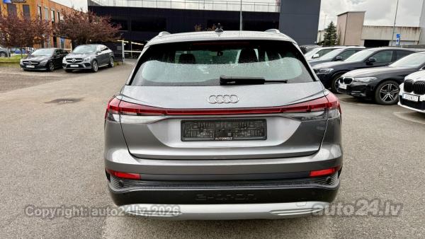 Серый Ауди Q4 e-tron 2023 в Таллин, объемом двигателя 0.00 л и пробегом 174 тыс. км за 25700 €, фото 8 на AUTOMOTO.COM.LV