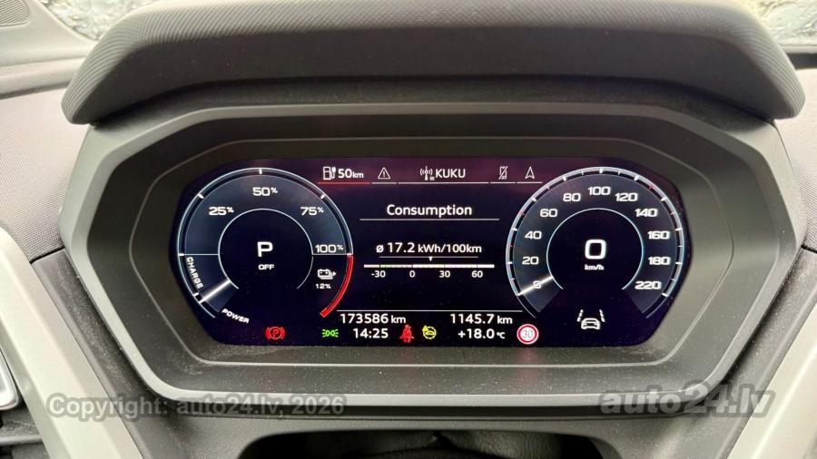 Серый Ауди Q4 e-tron 2023 в Таллин, объемом двигателя 0.00 л и пробегом 174 тыс. км за 25700 €, фото 12 на AUTOMOTO.COM.LV