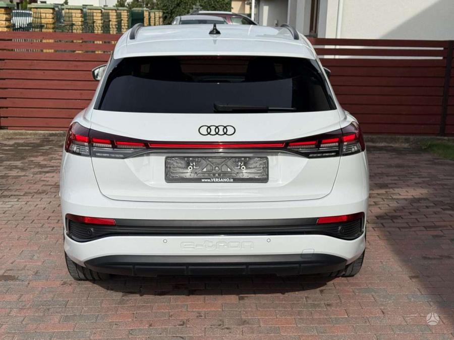 White Audi Q4 e-tron 2022 in Siauliai, with an engine capacity of 0.00 L and mileage of 196 thousand km for 24800 €, photo 8 on AUTOMOTO.COM.LV