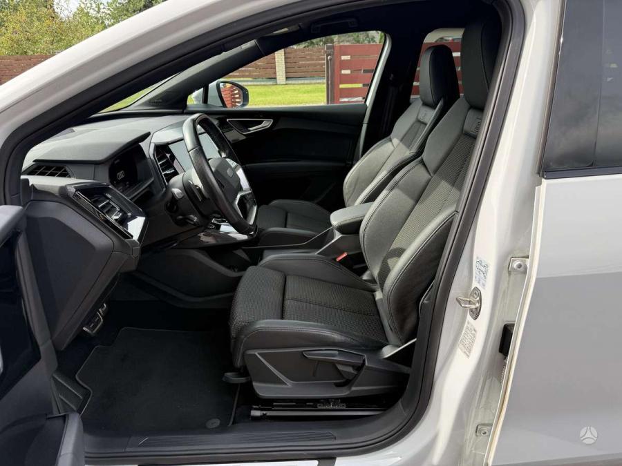 White Audi Q4 e-tron 2022 in Siauliai, with an engine capacity of 0.00 L and mileage of 196 thousand km for 24800 €, photo 12 on AUTOMOTO.COM.LV