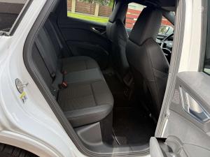 White Audi Q4 e-tron 2022 in Siauliai, with an engine capacity of 0.00 L and mileage of 196 thousand km for 24800 €, photo 20 on AUTOMOTO.COM.LV