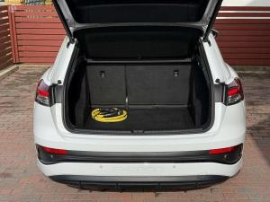 White Audi Q4 e-tron 2022 in Siauliai, with an engine capacity of 0.00 L and mileage of 196 thousand km for 24800 €, photo 22 on AUTOMOTO.COM.LV