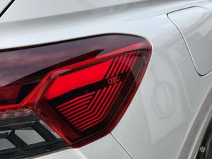 White Audi Q4 e-tron 2022 in Siauliai, with an engine capacity of 0.00 L and mileage of 196 thousand km for 24800 €, photo 27 on AUTOMOTO.COM.LV