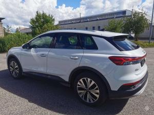 Белый Ауди Q4 e-tron 2023 в Алитус, объемом двигателя 0.00 л и пробегом 60 тыс. км за 31500 €, фото 8 на AUTOMOTO.COM.LV
